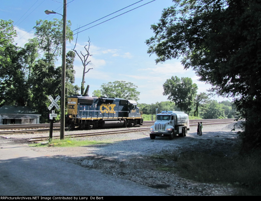 CSX2657 exClinchfield 6006 Refueling the Local Switcher on a hot day